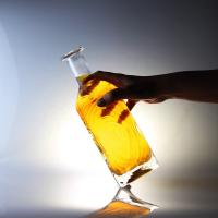 China Transparent Glass Miniature Wine Bottles with Cork 75cl Glass Bottles for sale