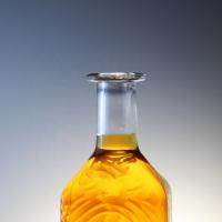 China Transparent Glass Miniature Wine Bottles with Cork 75cl Glass Bottles for sale