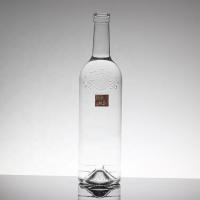 China Collar Material Glass 700ml 750ml Fashionable Wine Bottle for Liquor for sale