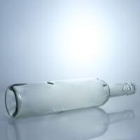 China 500ml Glass Liquor Bottle for Whisky Gin Rum Vodka Decal Surface Handling and Screw Top for sale