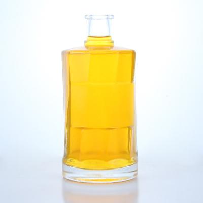 China Clear Glass Bottle with Cork for Whisky Vodka Tequila Gin Rum Made in Clear or Customized for sale