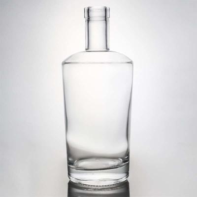 China Clear Custom Logo 750ml Extra Flint Square Glass Bottle for Spirits Gin Vodka Whiskey for sale