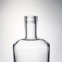 China Clear Custom Logo 750ml Extra Flint Square Glass Bottle for Spirits Gin Vodka Whiskey for sale