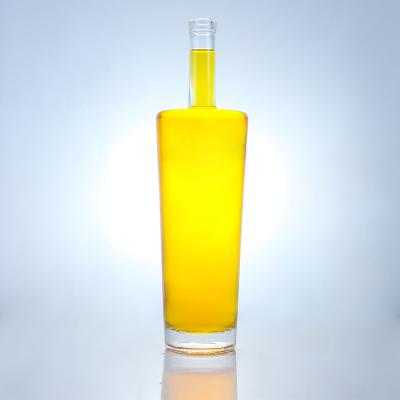 China Food Grade 750ml Glass Bottle for Rum Vodka Whisky Tequila Gin Super Flint Material for sale