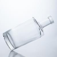 China Round Shape Custom Design 750ml Clear Empty Liquor Glass Bottle for Rum Vodka Gin Whiskey for sale