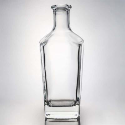 China 700ml Square Glass Bottle for Customized Logo Acceptable Vodka Spirit Liquor Rum for sale