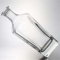 China 700ml Square Glass Bottle for Customized Logo Acceptable Vodka Spirit Liquor Rum for sale