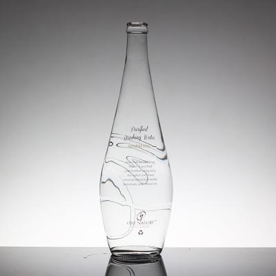 China Clear Cork Sealing 700Ml Glass Bottles for Liquor Spirits and Vodka Whiskey Tequila for sale