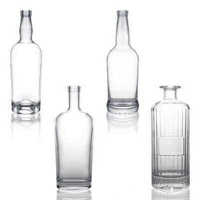 China Clear or Customized 700ml Glass Bottle for Liquor Rum Vodka Whisky Tequila and Gin for sale