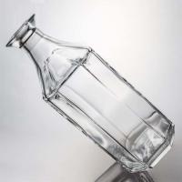 China Clear or Customized Unique Polygon Glass Liquor Bottle for Whisky Gin Rum Vodka 1000ml for sale