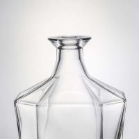 China Clear or Customized Unique Polygon Glass Liquor Bottle for Whisky Gin Rum Vodka 1000ml for sale