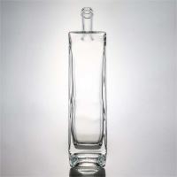 China Body Material Glass 1000ml Square Shaped Whisky Bottle with High Flint and Cork for sale