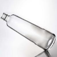 China Customized Super Flint Round Clear Glass Bottle for Gin Rum Vodka Whisky 580ml 1000ml for sale