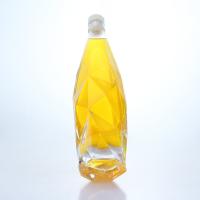 China Clear or Customized Unique 750ml Whisky Vodka Spirit Glass Bottle for Liquor for sale