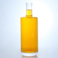 China Transparent Glass Spirit Bottle with Cork for Whisky Vodka Tequila Gin Rum 500ml/700ml for sale