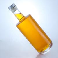 China Transparent Glass Spirit Bottle with Cork for Whisky Vodka Tequila Gin Rum 500ml/700ml for sale