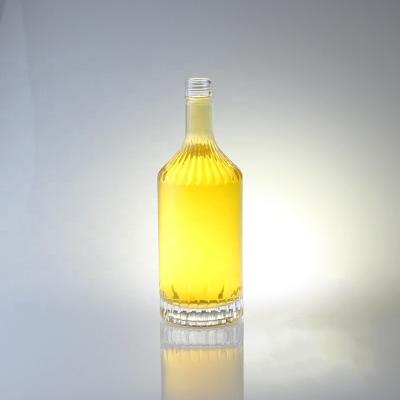 China Screw Cap Glass Bottle for Whisky Vodka Champagne Tequila Gin Rum 750ml 1000ml Transparent for sale