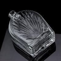 China 1000ml Flint Glass Transparent Empty Vodka Whisky Glass Bottle for Your Requirements for sale