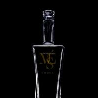 China Unique 750ml Square Shoulder Super Flint Glass Bottle With Cork for Rum Vodka Whisky for sale