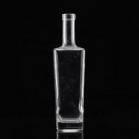 China Clear or Customized Glass Bottle 250ml 500ml 700ml 750ml Square Glass Liquor Bottle for sale