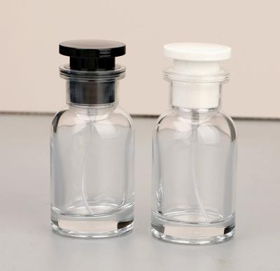 China 30/50/100ml manufacture a wide range of glass products with customizable finishing processes including spray coating, silk screen printing, decal firing, gold stamping and more. for sale