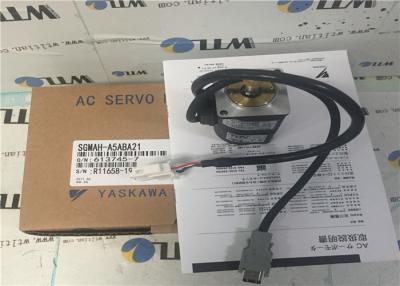 China Yaskawa AC Industrial Servo Motor SGMAH-A5ABA21 0.6A 300RMP Ins B 2 Years Warranty for sale