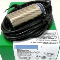 China XS630B1MBL2 Schneider Industrial Servo Motor 3AC 51V 0.9A 0 To 3000 RPM for sale