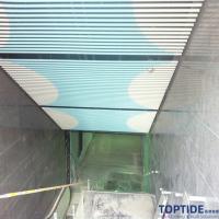 China Two Color PVDF Coating Aluminium Profile Suspended Metal False Linear Ceiling Strip For Hallway for sale