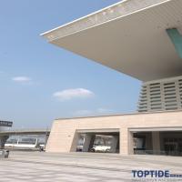 China Windproof Aluminium Eaves Linear Strip Ceiling White PVDF Exterior Suspending Metal Ceiling for sale