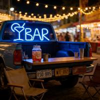 China Modern And Eye-catching Business Neon Signs With Plastic And LED Lights For Your Business Visibility for sale