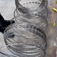 China BTO-22 Cross Type Concertina Barbed Wire Fencing / Diamond Mesh for Airport Security for sale