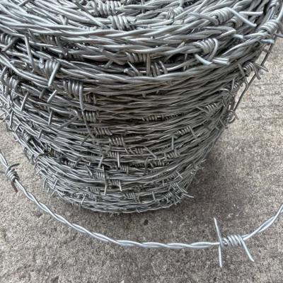 China Reverse Twist Barbed Wire, Double Strand Prison Fence 4 Inch Barb Spacing for sale