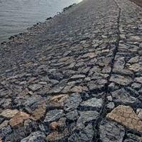 China Hexagonal Double Twisted Gabion Basket Retaining Wall 100x120mm Galvanized For River Bank for sale