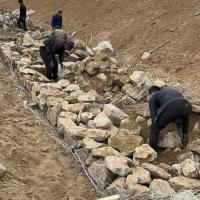 China Galvanized Gabion Baskets - 2x1x1m Double Twisted Hexagonal Mesh for Retaining Wall Construction for sale