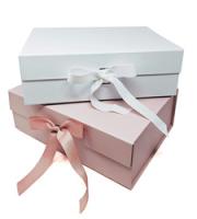 China Luxury Fancy Packaging Box Magnetic Cardboard Shipping Box With Ribbon for sale
