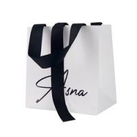 China Coated Paper Boutique Gift Bag With Handles Handmade CMYK 4 Color Offset Printing for sale
