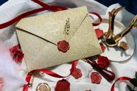 China Emerald Flat Embossed Uv Gold Hot Stamping Gift Bag envelope for sale