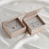 China Magnetic Jewelry Rigid Packaging Box Luxury With Hot Stamping Logo for sale