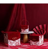 China Rectangular Rigid Packaging Box With Handle And Magnetic Closure For Gift for sale
