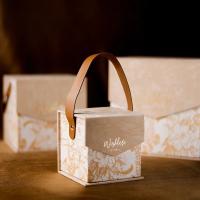 China Rectangular Rigid Packaging Box With Handle And Magnetic Closure For Gift for sale