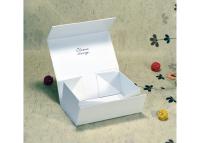 China Art Paper Uv Coating Packaging 40*32*10cm Embossing Debossing Finishing for sale