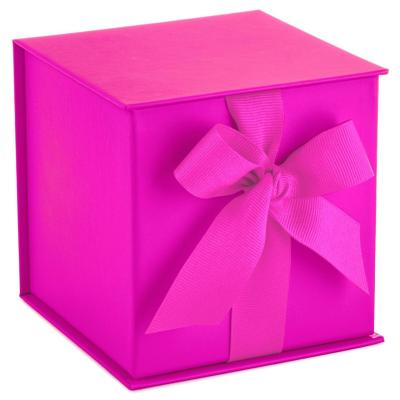China Custom Printed Handmade Luxury Pink Small Gift Box With Shredded Paper Filler for sale