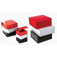 China Custom Gloss Magnetic Closure Gift Box UV Coating for sale