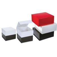 China Custom Gloss Magnetic Closure Gift Box UV Coating for sale