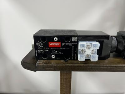 China Cast Iron Solenoid Valve Dg4V-3-6bl-M-U-H7-69-En124 5x6x7cm Hydraulic Control for sale