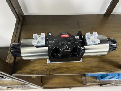 China JIS Standard Hydraulic Solenoid Valve Dg4V-5-3cj-M-U-H7-29-En124 for Vickers Spare Parts for sale