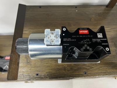China Hydraulic Solenoid Valve Dg4V-5s-2bj-M-U-H5-20 5cm x 4cm x 5cm for Industrial Machinery for sale