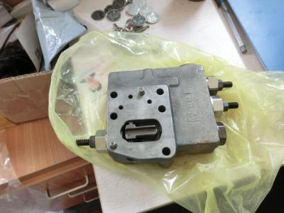 China Double Seater Hydraulic Triple Directional Control Valve 315 Bar for Agricultural Machinery for sale