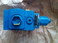China Double Seater Hydraulic Triple Directional Control Valve 315 Bar for Agricultural Machinery for sale