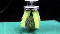 China Flexible Robot Gripper Design Silicone Molded With Clamping 0-160mm Self Weight 1kg for sale